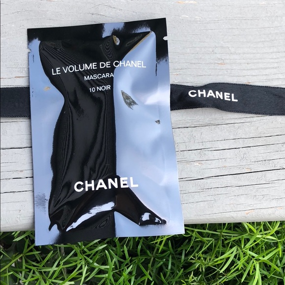 CHANEL | Makeup | Chanel Le Volume De Chanel Mascara Sample | Poshmark